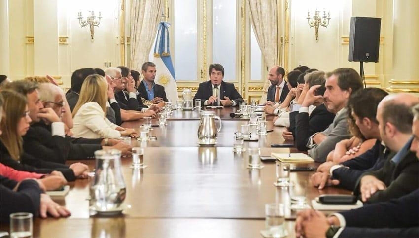 Antes del discurso de Milei, el Jefe de Gabinete Posse reunió a los ...